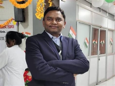 Doctors Day Story Of Dr Deepak Who Cardiologist In Civil Hodpital In