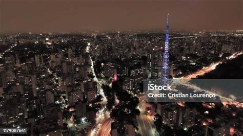 브라질 상파울루의 유명한 장소의 일몰 보기입니다 환상적인 풍경 코스타 Amp 실바 다리 일몰의 풍경 황혼의 장면 도시 경관의