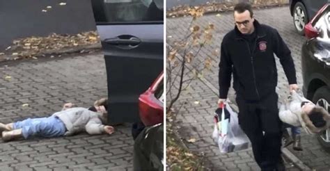 Papá No Tuvo Paciencia Con El Berrinche De Su Hija Y La Cargó Como Una