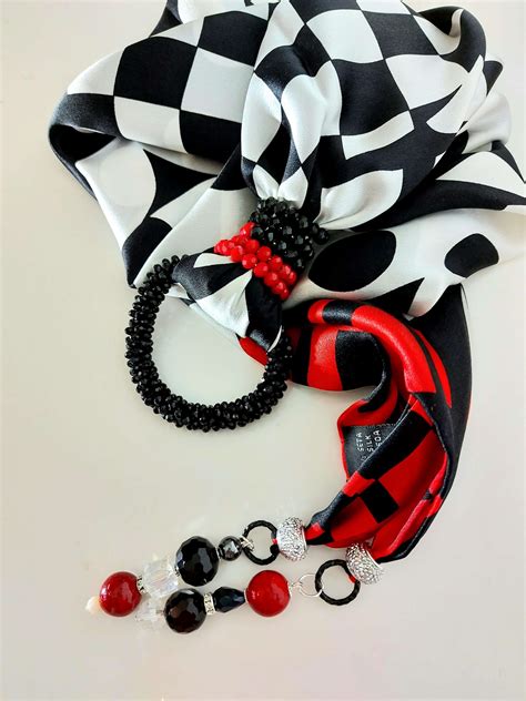 Foulard En Soie Rouge Et Noir Kiny