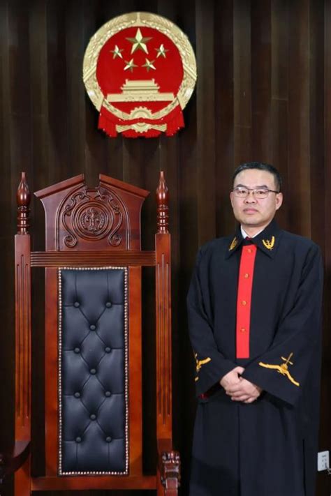 【身边的榜样】以匠心守初心的实干法官——段余昆澎湃号·政务澎湃新闻 The Paper
