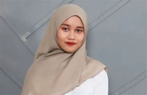 Sempat Harus Operasi, Yuarini Dini Raih Wisudawan Terbaik I S1