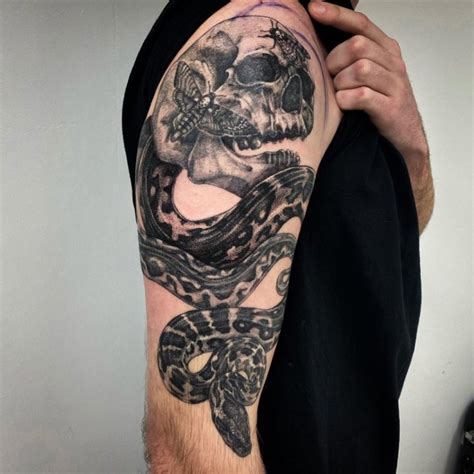 🖤 Чоловічі татуювання змія на плечі 45 фото