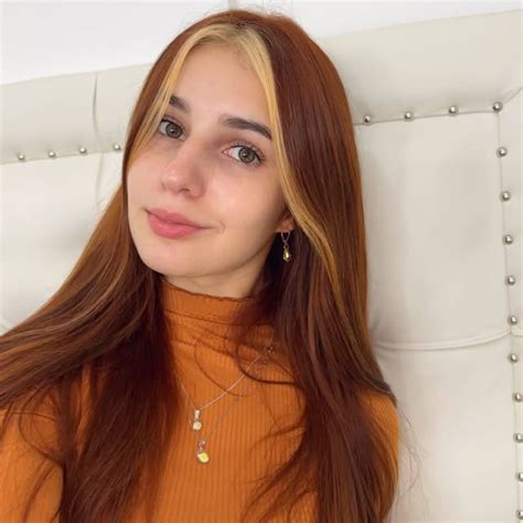 𝒱𝒶𝓁𝑒𝓃𝓉𝒾𝓃𝒶 valu bruno Threads Say more