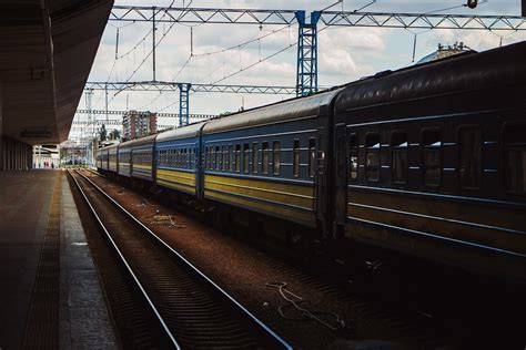 Zug Bahnhof Eisenbahn Kostenloses Foto Auf Pixabay Pixabay