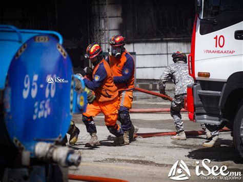 ФОТО Миний сүлжээ дэлгүүрийн агуулахад гарсан галын улмаас хоёр алба хаагч бэртэж ойр орчмын