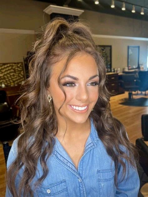 Pin By Emili On Hairstyles Simple Prom Hair Prom Hairstyles For