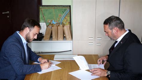 Потписан Меморандум о сарадњи Музеја жртава геноцида и Меморијалног центра Српске — Rt Balkan