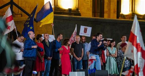 კვლევა მოსახლეობის 23 თვის დროებითი მთავრობა მიუღებელია სანდო