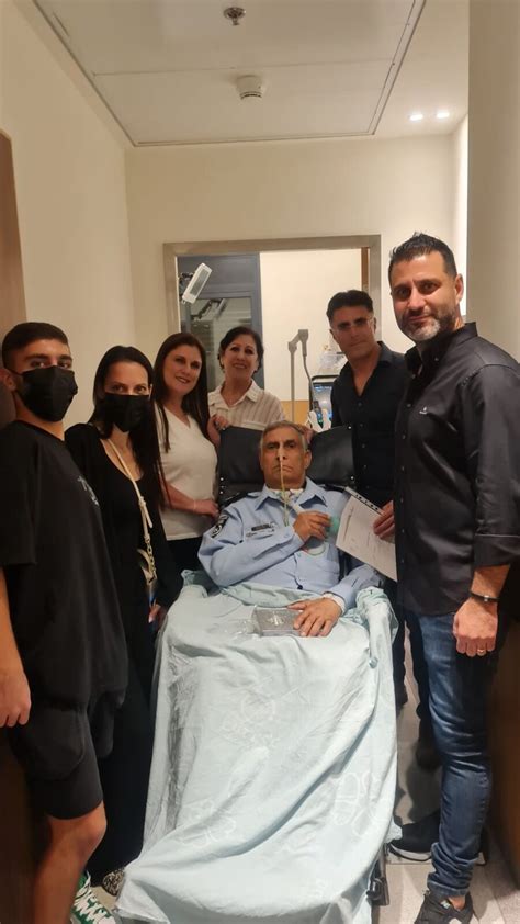 מפכל המשטרה קובי שבתאי הגיע לביהח השיקומי בית בלב בראשון לציון להעניק את אות ההוקרה למתנדב