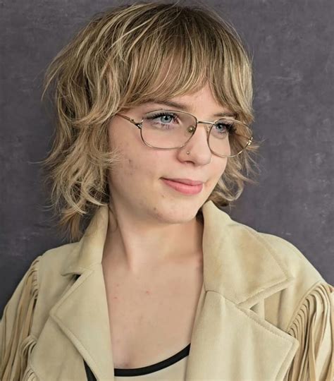 The Hottest Haircut This Spring The Jaw Length Shag Cut