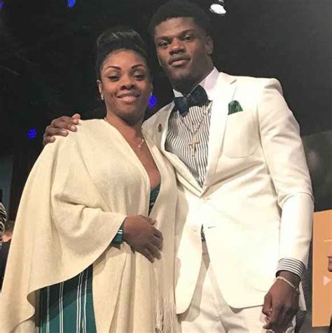 Know About Lamar Jackson Nfl Age Dating Stats Salary Height