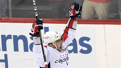 Capitals Alex Ovechkin Becomes 8th Player With 700 Goals