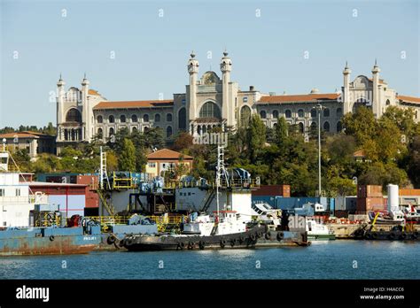 Uskudar Turkey High Resolution Stock Photography and Images - Alamy