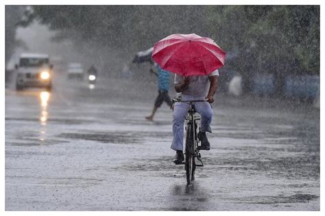 Delhi Weather Update Today Light Rains In Delhi Ncr Bring Down