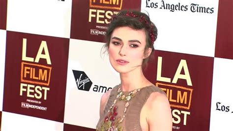 Keira Knightley Posiert Oben Ohne Prosieben
