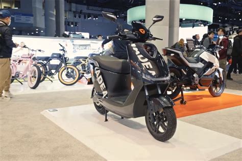 Zdjęcia Yadea 3 Yadea Potrafi Sprzedac W Rok Milion Emotocykli Na Ces 2024 Ludzie Oblegali