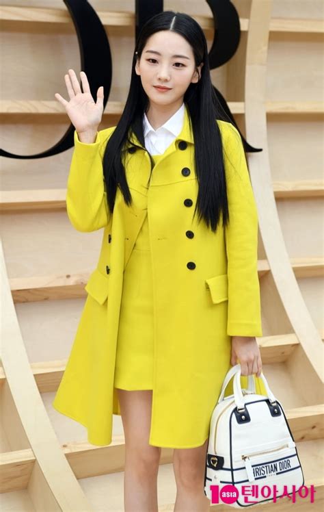 TEN 포토 조이현 상큼한 인사 텐아시아
