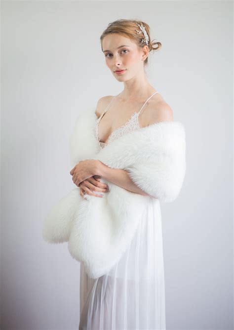 Light Ivory Faux Fur Shawl Lilian Wht01 Sissily Designs
