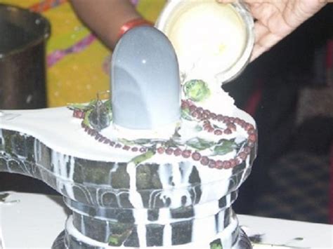 Mahashivratri 2025 Offer These 7 Things To Shivling Will Get Relief
