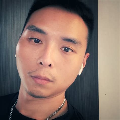 我看過一個帳號 用老高起手式在談佛經