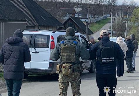 На Хмельниччині викрили канал втечі ухилянтів за кордон за участі посадовця ТЦК з Чернівецької