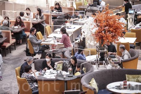【港人工作時數】5月最長工時行業為住宿及膳食服務、報48小時（附行業比較圖）｜大紀元時報 香港｜獨立敢言的良心媒體