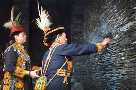 屏東縣 排灣族古樓部落mal jeveq五年祭1迎靈刺球16 趙守彥 1960 數位島嶼