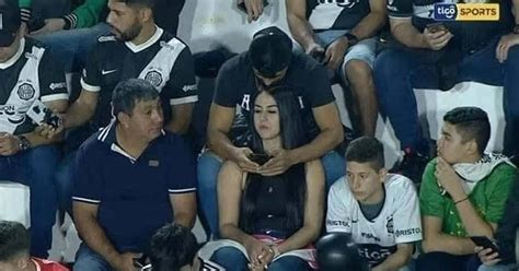 O Jeito Certo De Usar O Celular Quando Você Tem Namorada Aziume