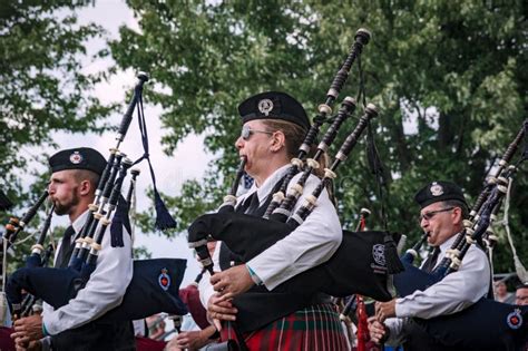 Fergus Ontario Canada 08 11 2018 Les Joueurs De Pipeau Des Tuyaux