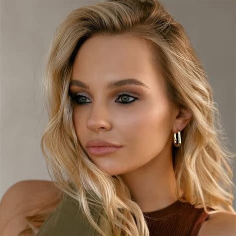 ᴅᴀɴɪᴇʟᴀ Sᴏʟᴏᴠᴇᴠᴀ ♥️ Daniela0o7 • Threads Say More