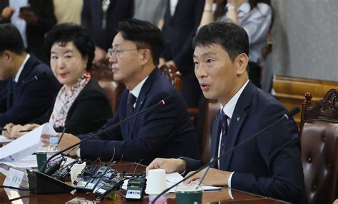 이복현 금감원장 “당국 규제는 최소 기준은행 자율적으로 대출 관리해야”