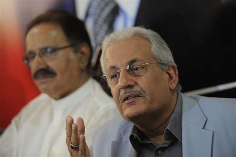 Pakistani Politicians New Book Offers Rare Look At The Nations