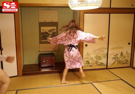 Ntr 昔ヤリマンだった彼女が社員旅行で遂にやらかした！！裏切り宴会ビデオ 明日花キララ エロ動画・アダルトビデオ Fanza動画