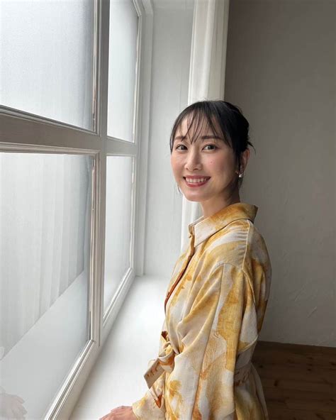 松井玲奈さんのインスタグラム写真 松井玲奈instagram「『やわ男とカタ子』本日11時06分より放送開始です！ 自己肯定感のない