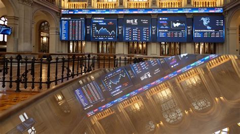El Ibex 35 Sube Un 0 24 En La Apertura Y Consolida Los 10 000 Puntos