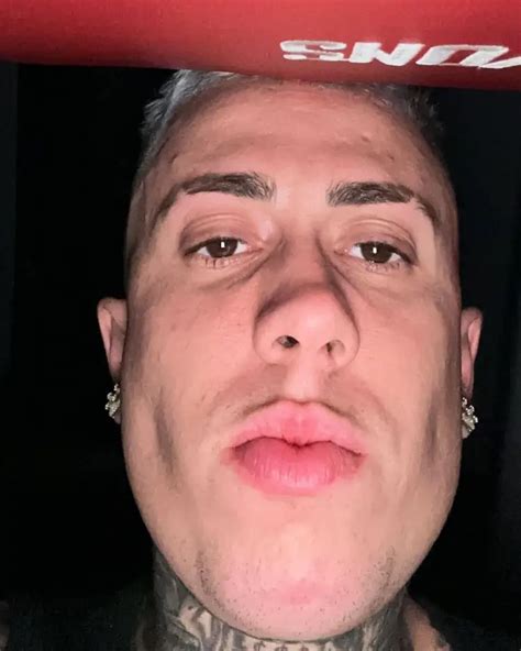 Mc Daniel Pelado Fotos Vazadas Do Cantor Nu No Onlyfans Audiência Da Tv