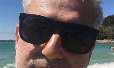 Policial morre após ser atingido por bala perdida em Niterói Jornal O