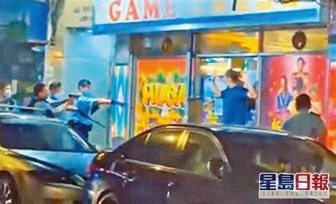 醉刀漢狂劈遊戲機 警擎「胡椒槍」捉拿 星島日報 Line Today