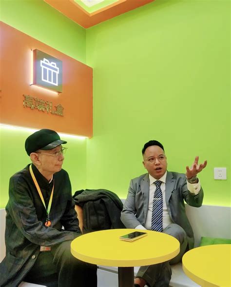 原重庆首富原力帆董事长尹明善光临遇见果之旅零零一号店指导考察 财富号 东方财富网