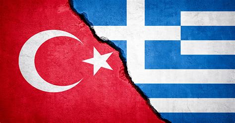 Encuentran cerca de cien refugiados desnudos en la frontera de Turquía