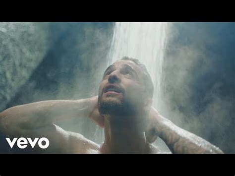 Maluma FELICES LOS Cuatro Chords Lyrics Video