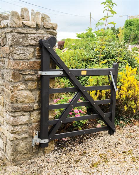 Half Yeoman Style Gates Standish Sawmills