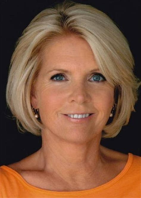 Short Choppy Layered Natural Straight Synthetic Hair Capless Wig 12inches