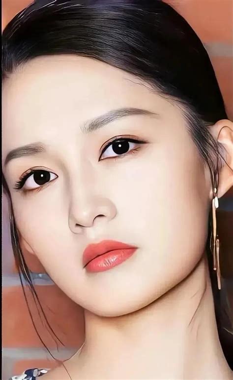 转身踏入娱乐圈的李沁，未婚成了父母的心病 人物集