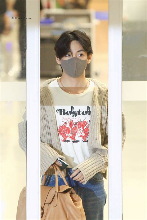 Pannkpop On Twitter People Can Forgive V Just By Looking At His Face