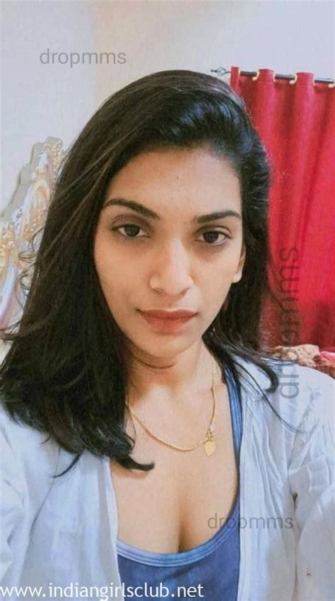 Dark Skin Real Tamil Hot Wife Giving Blowjob Indian Girls Club