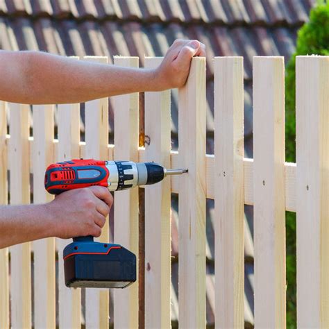 How To Install Fence Panels Tips And Tricks EWS
