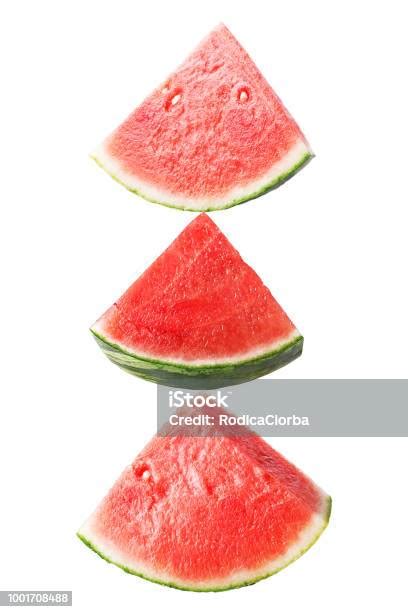 떨어지는 패키지 디자인 요소와 광고로 클리핑 경로와 흰색 배경에 고립 된 조각 수 박 3 0명에 대한 스톡 사진 및 기타 이미지