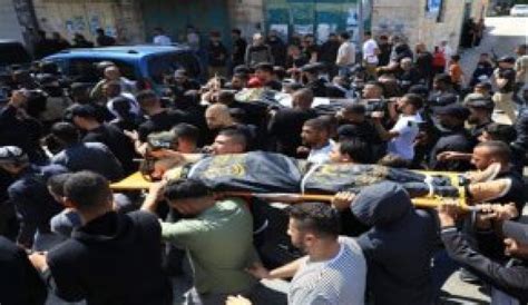 گریه های دردناک یک کودک فلسطینی در مراسم تشییع پدر شهیدش ویدئو